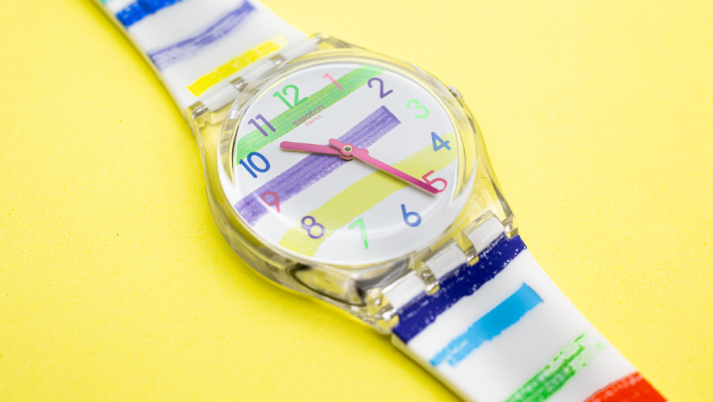 «Στην πυρά» τα πολύχρωμα Swatch ρολόγια στη Μαλαισία | ΕΦΣΥΝ