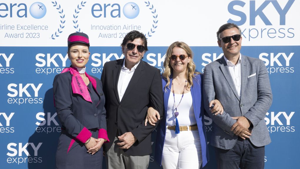 SKY express: Υπερήφανα μαζί με την Πολεμική Αεροπορία στον Ελληνικό ...
