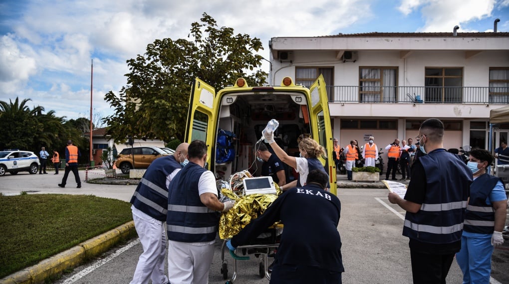 Στάση εργασίας στο ΕΚΑΒ για την παράταση συμβάσεων των επικουρικών ...